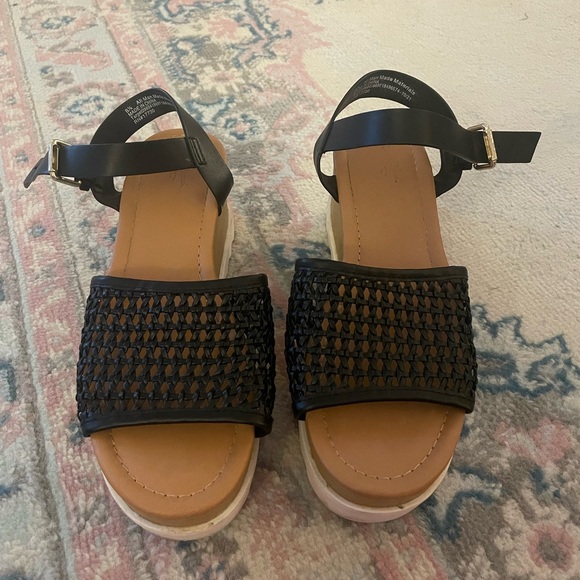 Universal Thread | Shoes | Universal Thread Platform Wedge Sandals ...